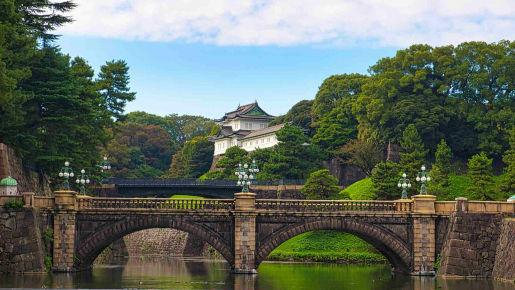 Imperial Palace (Kokyo) - Travel in Japan