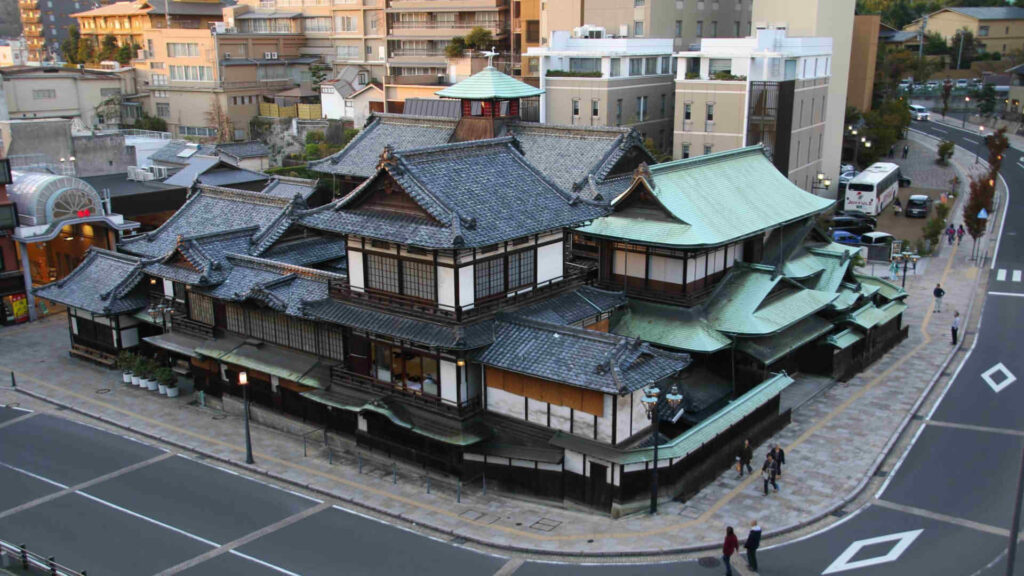Dogo Onsen Honkan - Travel in Japan