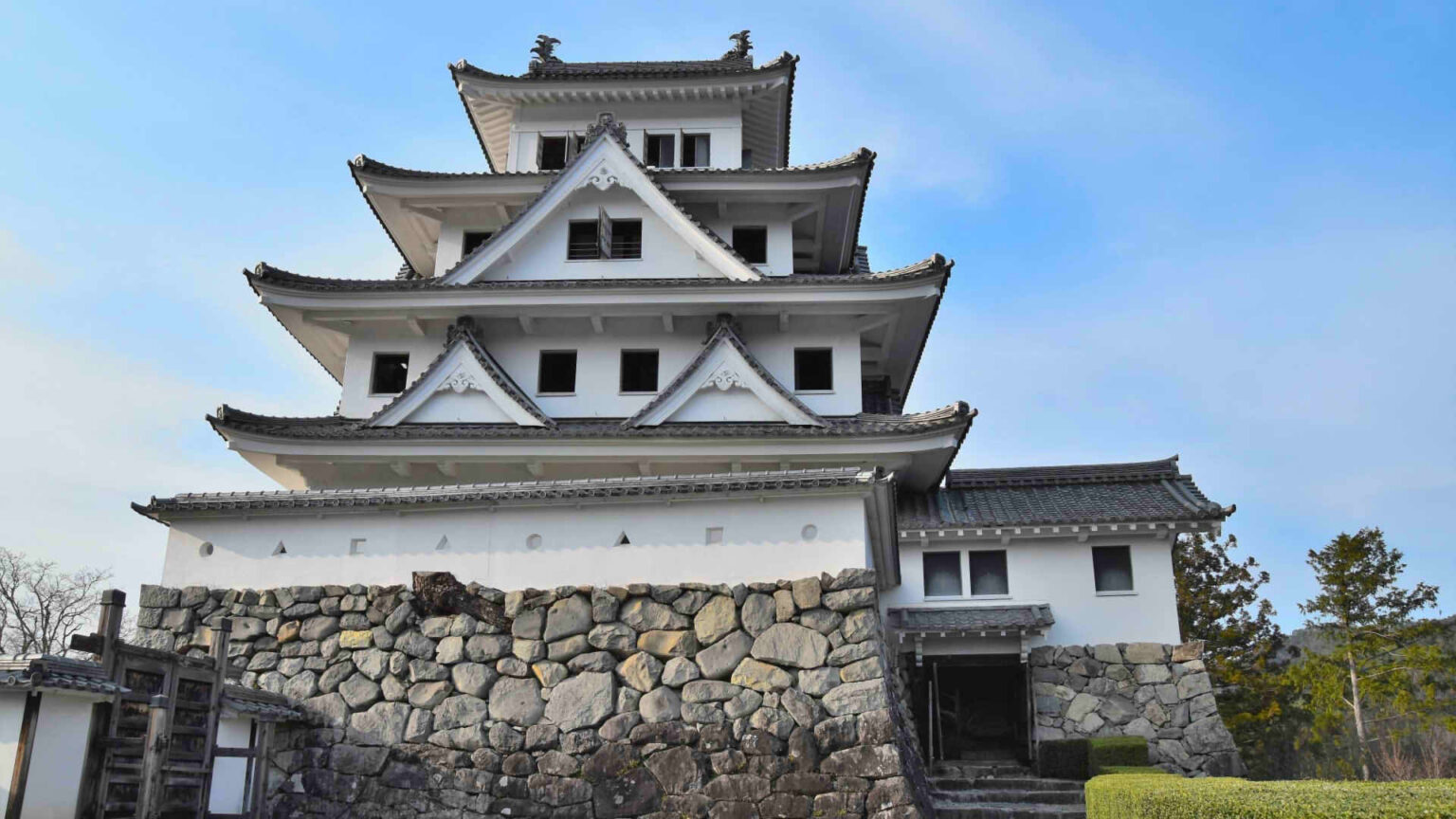 Gujo Hachiman Castle - Travel in Japan